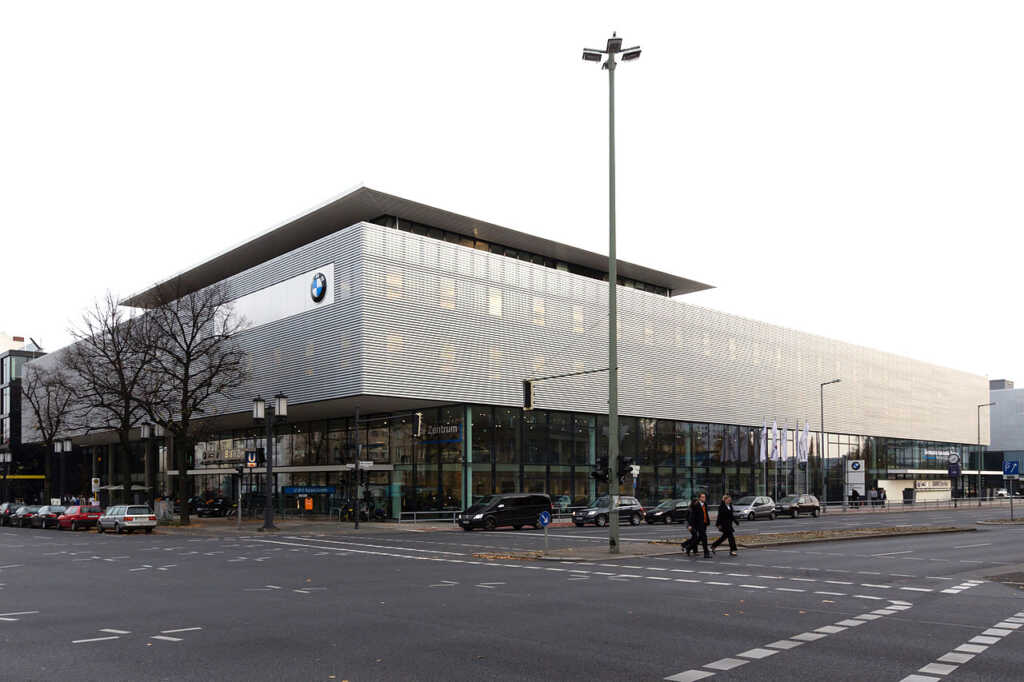 BMW’s Marketing Mix (4P) - Panmore