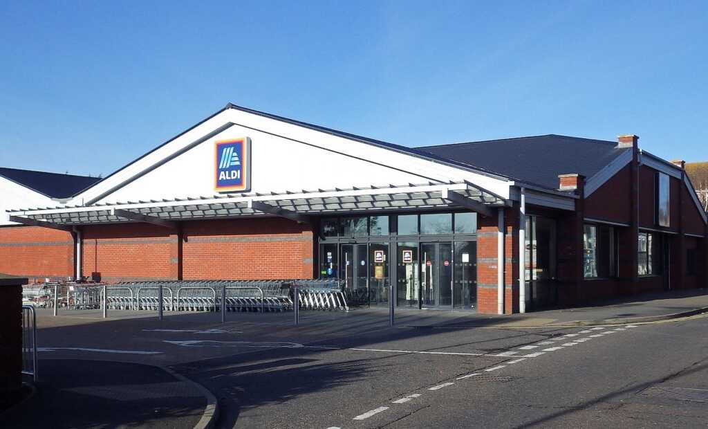 Aldi Five Forces Analysis & Recommendations (Porter’s Model) - Panmore ...