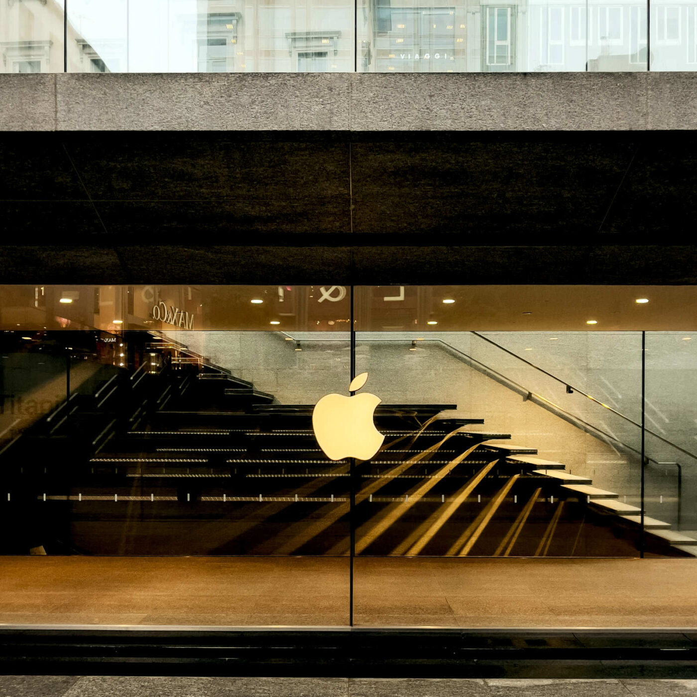 Apple’s Competitive Strategy & Growth Strategies - Panmore