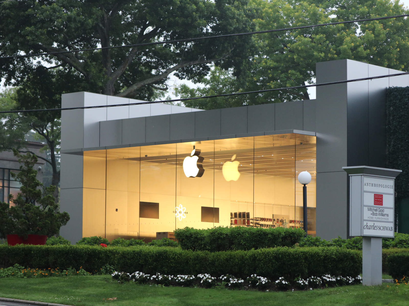 Apple’s Marketing Mix: 4P Analysis - Panmore